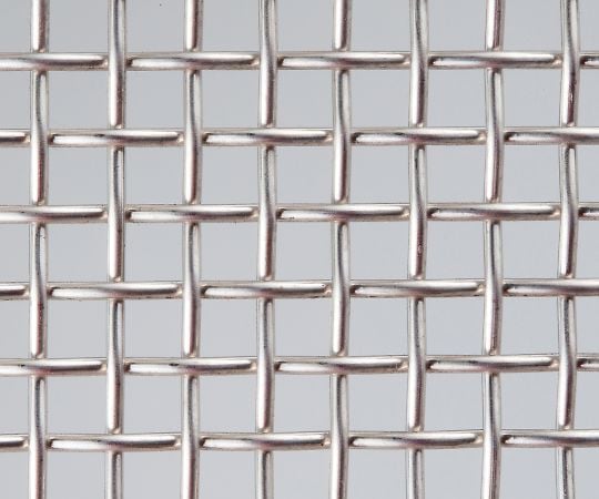 ハサミでカットして使用することができます。柔軟性がありミシンなどで縫製することも可能です。 サイズ：幅1m×長さ1m入数：1枚入目開き：5mm開口率：69.7％メッシュ：4.2線径：1mm※販売は1mでの販売となります。表示価格は1mあたり...