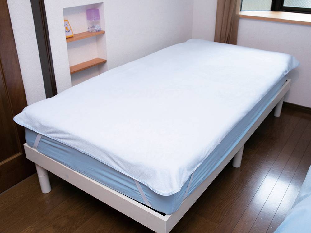 コメント　表面は柔らかい生地を採用しているので、触り心地・寝心地がいいシーツ　○洗濯が出来るので取り換えも簡単　○安心な低ホルムアルデヒド製品　○防ダニ効果でダニを通しません　材質・原材料　素材：ポリエステル100％　裏面：ポリウレタンコー...