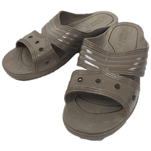 特長:●一体成型で丸洗い可能。●底面には滑り止めの模様がついています。●水回りを気にせず履くことができる水陸両用のサンダルです。 仕様:●色：キャメルブラウン●サイズ：L●サイズ(cm)：26 材質／仕上:●PVC特長:●一体成型で丸洗い可...