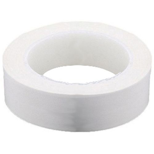 【特長】●PVC（塩化ビニル樹脂）テープの表面をPET加工してあるので、強度に優れています。●台車の通過にも耐えられる商品です。●はがした後の糊残りも少なく、綺麗にはがせます。【用途】●クリーンルーム内の区域分け等に。【仕様】●色：白●幅(...