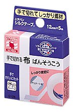 特徴 保持性が高い、ガーゼ固定用テープ。仕様 12mm×5m特徴 保持性が高い、ガーゼ固定用テープ。仕様 12mm×5m