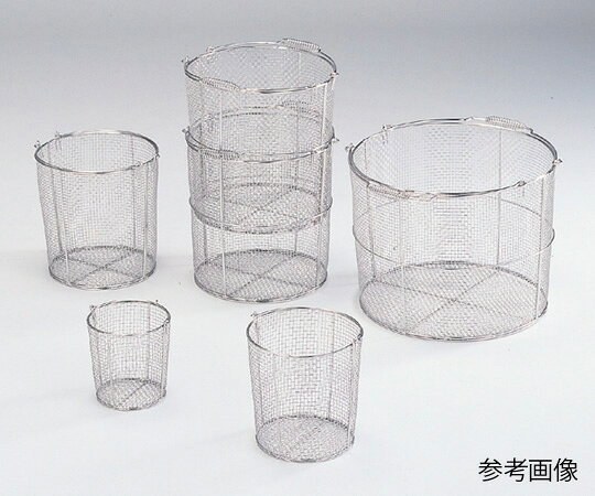 特徴 テーパ付きで積み重ねが可能なので収納時場所をとりません。仕様 材質：ステンレス（SUS304） 外枠線径：φ3mm 網目：5.5mm 網線径：φ0.8mm 型番：小 上部（下部）サイズ×高さ（mm）：φ150（φ125）×150 タイ...