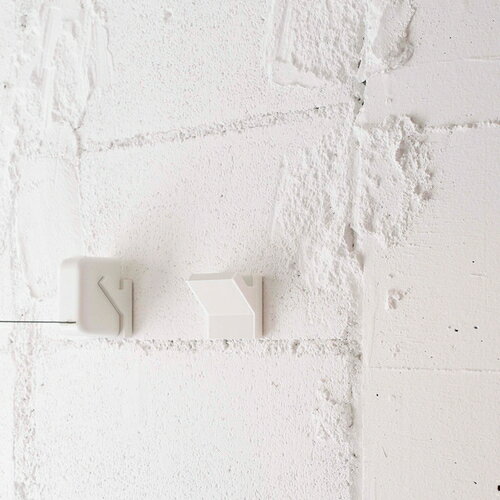 ストックランドリー STOKlaundryのオプション品です。レールとブラケットが1つずつ入ったセットです。[材質]本体・フック・レールキャップ:ABSレール・ブラケット:アルミ[セット内容]レール(1)、ブラケット(1)[最大荷重]5kg...