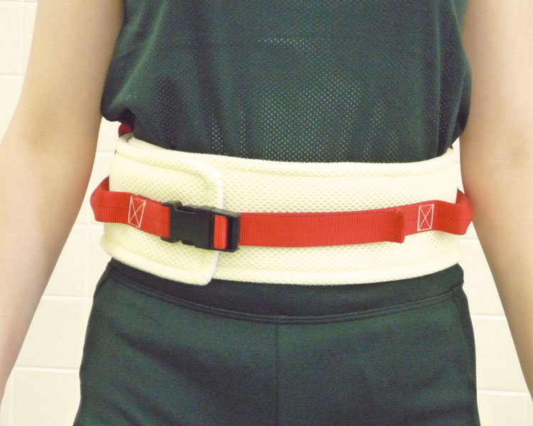 入浴関連 入浴補助具 ・安心・安全に、介助の負担を軽減。入浴介助用ベルト。・素肌でつかむところがないときに、姿勢保持がしやすい形状。 ●サイズ（ウエスト）／M：60〜85cm、L：85〜110cm●重さ／約230〜270g●材質／表：ポリエ...