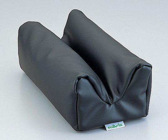 特徴 ベッド上の狭いスペースでも使用しやすいスリムタイプです。 V字構造でホールド性に優れています。 ベッド用の細型V字腕枕仕様 幅×奥行×高さ（mm）：120×240×90 材質：中身／ポリスチレンビーズ、カバー／ポリエステル100％（ウ...