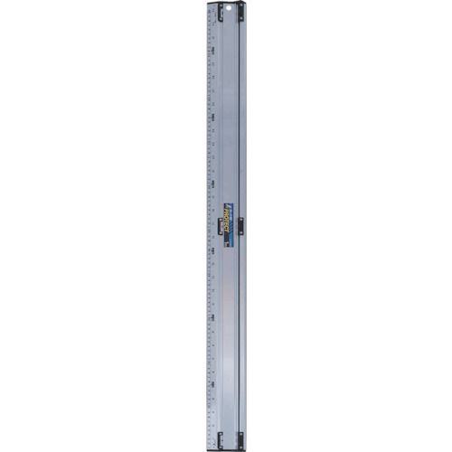 特長:●折りたたみ式の防護壁付きで使用時高さ30mmの防護壁が手を守ります●曲がりにくく押さえ易い幅広設計●サイドキャップ付で材料を傷めません●カッター面にはステンレス板付で刃が食い込みません●全長にスベリ止ゴム付でしっかり固定出来ます 用...