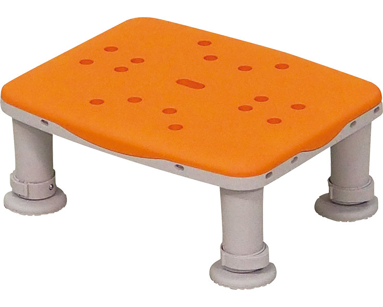 ・かびが根付かず、汚れも付きにくい！防かび防汚タイプ。●サイズ／幅30.1×奥行22.6×高さ12〜20（5段階／2cm）cm ●重さ／1.5kg ●材質／天面クッション・脚ゴム：エラストマー、フレーム：アルミ、高さ調整ピン：アルミ・ポリプ...