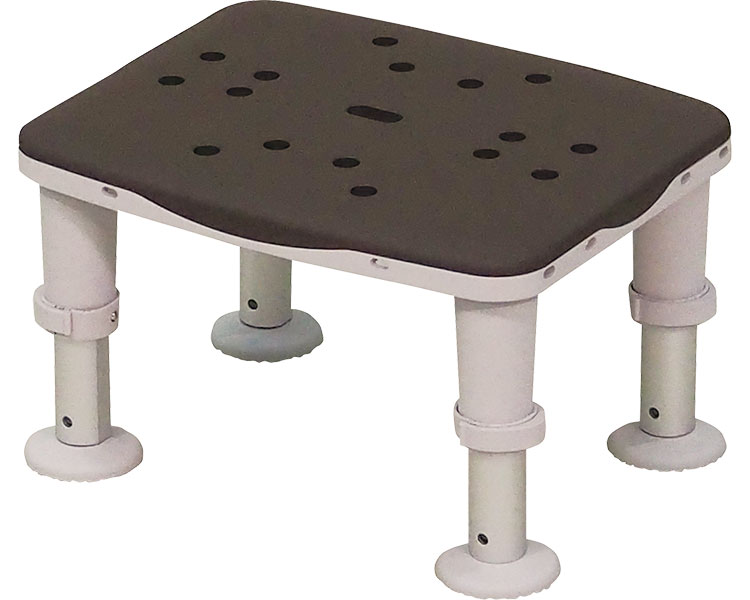 ・かびが根付かず、汚れも付きにくい！防かび防汚タイプ。●サイズ／幅30.1×奥行22.6×高さ18〜26（5段階／2cm）cm ●重さ／1.6kg ●材質／天面クッション・脚ゴム：エラストマー、フレーム：アルミ、高さ調整ピン：アルミ・ポリプ...