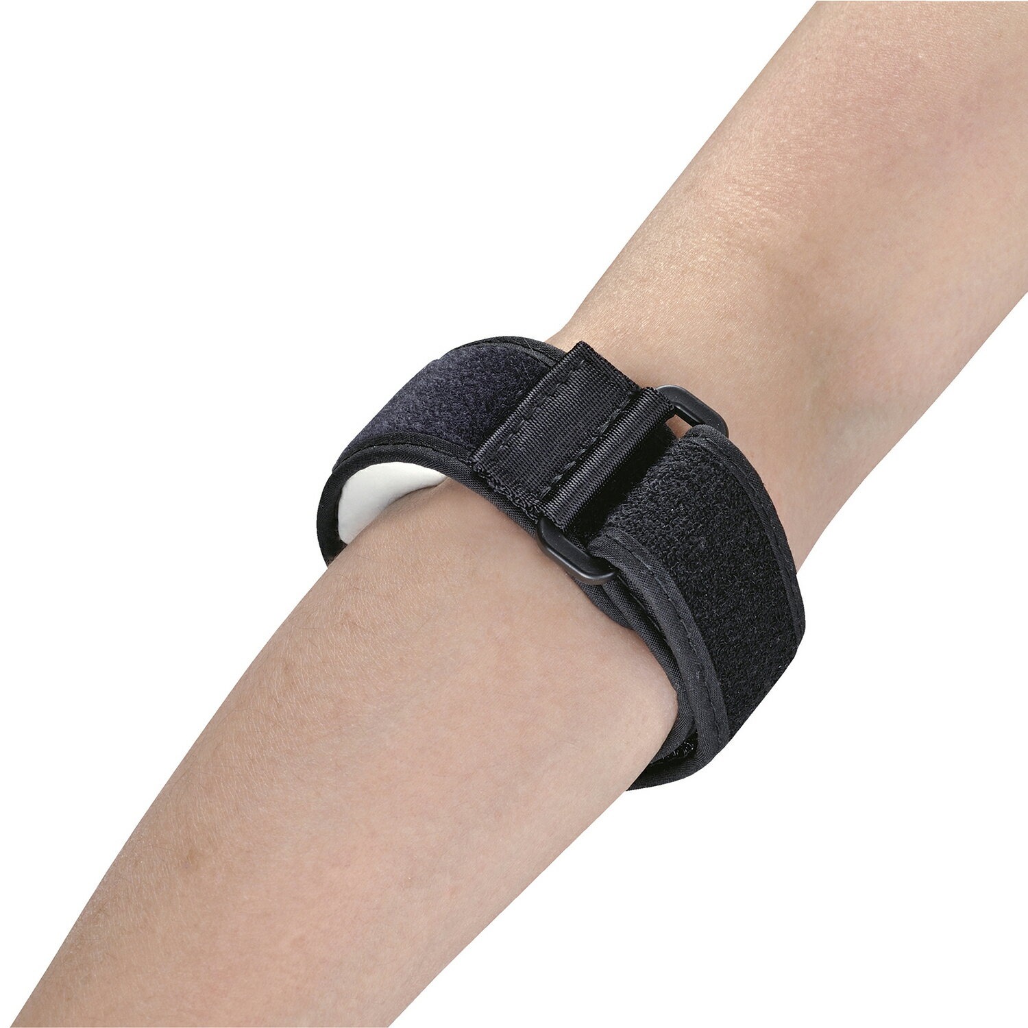 商品説明 ●厚みのあるパッドで、上腕骨外側上顆への牽引力を弱め、患部の安静を保つ肘バンドです。●リングを通して止めるだけで、簡便に装着ができます。 商品スペック ●カラー：ブラック ●幅×長さ：3×40cm ●前腕周り：20〜27cmカタロ...