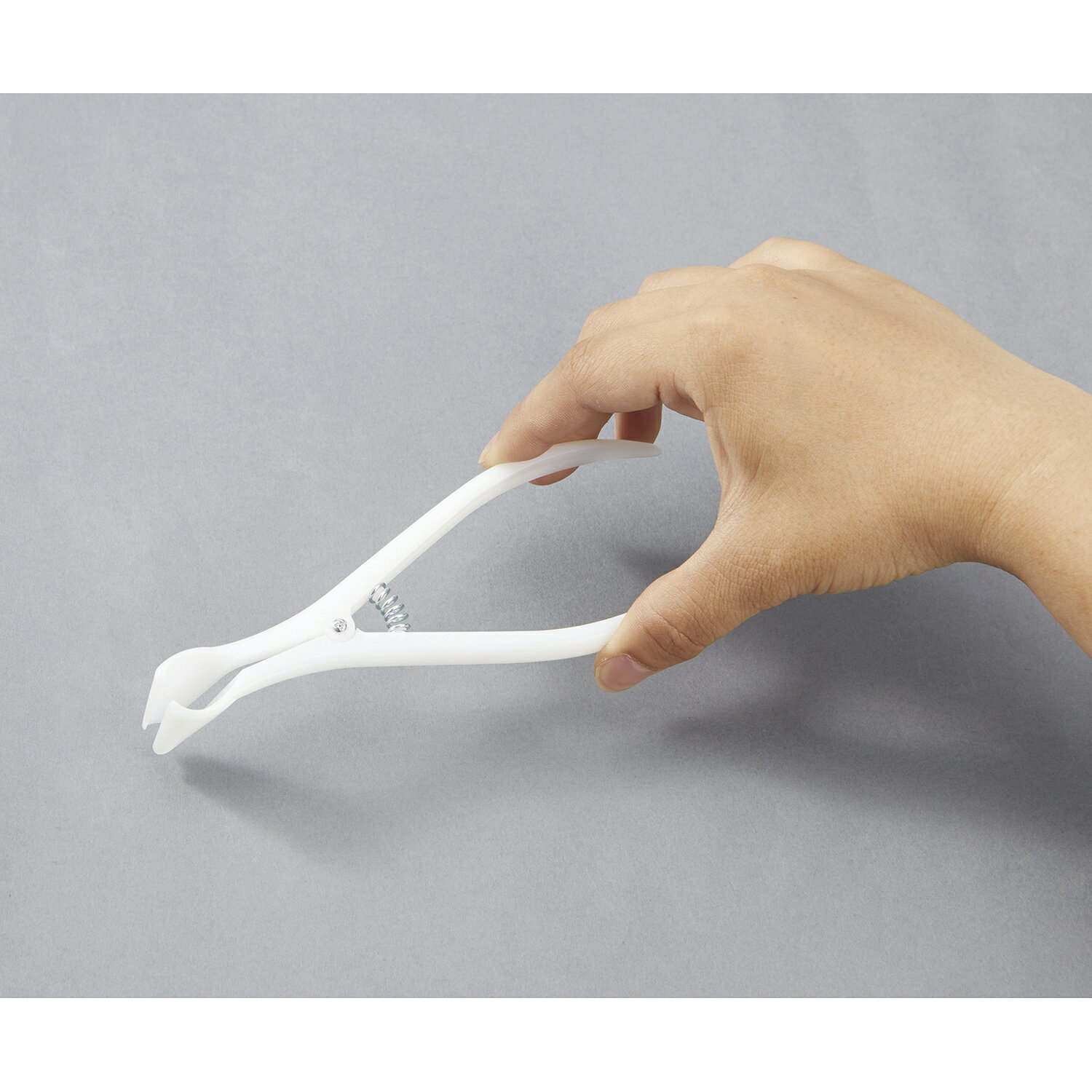 商品説明 ●プラスチック製のディスポタイプ。●未滅菌（EOG滅菌可）。 商品スペック ●先端幅×先端長×全長：6×25×145mm ●入数：50本 ●材質：ABSカタログコード:24-3815-01マツヨシコード:00874608分類:一般...