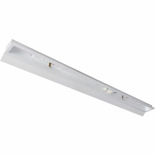 特長:●LED一体型ベース照明ライトユニットを装着する本体です。 用途:●屋内用 仕様2:●LED一体型ベース照明本体●両反射笠形 材質／仕上:●鋼板白色 注意:●取付工事が必要です。特長:●LED一体型ベース照明ライトユニットを装着する本...