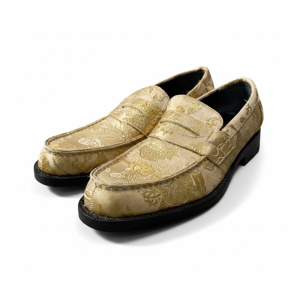 商品情報 ブランド COMME des GARCONS 表記サイズ 23 1/2サイズ 実寸 【実寸(単位cm)】 アウトソール：10 最大横幅：2.6 ヒール高さ： （実寸メジャーでの採寸のため多少の誤差がある場合がございます。） 型番 ...