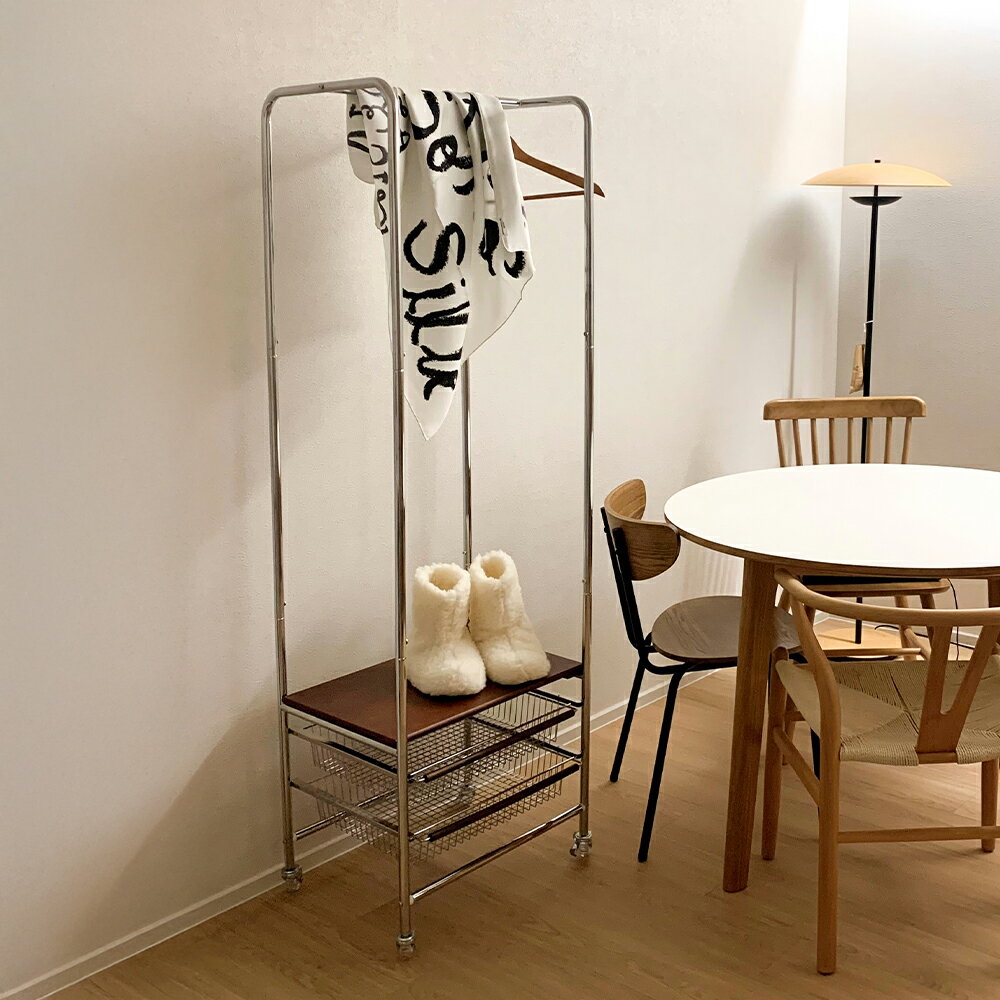 商品情報サイズ幅 50.3cm 奥行き 39.5cm 高さ 170cm材質ゴムの木, 鉄色ブラウン(Brown)製品の注意事項※サイズは測定の方式によって誤差が生じる場合がございます。色はモニターおよび照明によって本イメージとは多少異なる場...