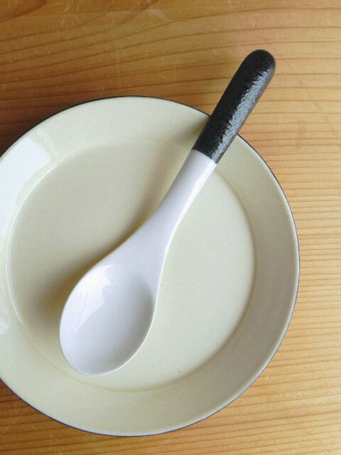 商品情報 サイズ 約17.0cm×4.0cm サイズ等は多少個体差がございます 重さ 約29g 材質・生産地 強化磁器・美濃焼 ご使用方法 電子レンジ使用OK　〇 オーブン使用OK　〇 食洗機使用OK　〇 その他 ・陶土に含まれる黒点がある...