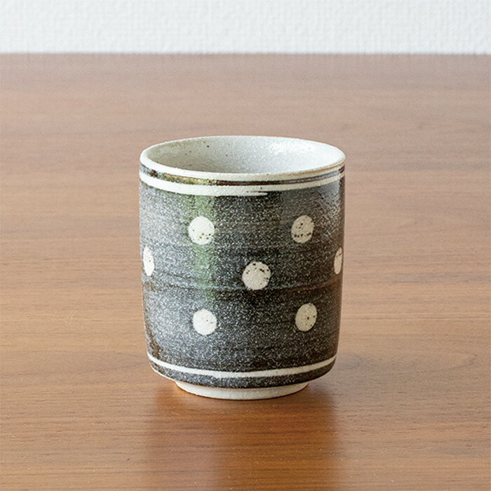 商品情報 サイズ 約直径7.2cm×高さ8.5cm 重さ・容量 約192g・約200cc（満水時） 材質・生産地 土物・美濃(駄知） ご使用方法 電子レンジ使用不可　×オーブン使用不可　× 食洗機使用使用不可　× その他 サイズ・色味は個体...