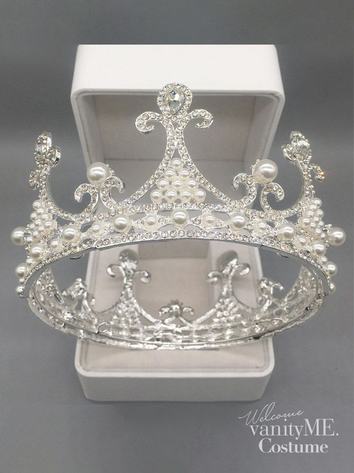 ドレスアクセサリーはこちら!! 商品スペック（平置き実寸） 品番vcsit-23331-2 カラーシルバー 寸法長さ：約40cm(直径約12cm) 高さ：約5.5cm ご注意※上記のサイズ記載は平置きサイズです。若干の誤差がございますがご了...