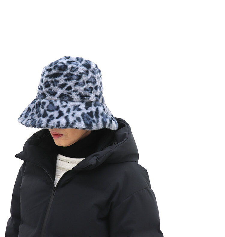 ■サイズ レディースフリー ■カラー ベージュ、ピンク、ブラウン、ブルーグレーよりお選びください ■品質 ポリエステル ■特徴 サイズ調節ヒモ付き ファー ■詳細 ・ひょう柄のぼうし ・注目度満点 ・かわいさと　あたたかさを併せ持つすごいア...