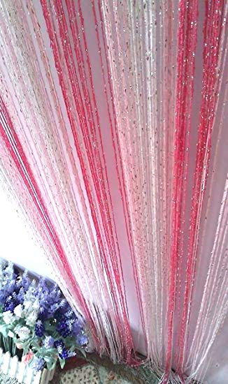 タペストリー01レッド　300×280cm 商　品　説　明 空間を仕切りお部屋をデザインするインテリア 圧迫感のない適度な透け感を「タペストリー」が登場!! ■空間を演出 柔らかい糸で織りなす。 エレガントなスクリーン。 風に揺れる姿は軽や...