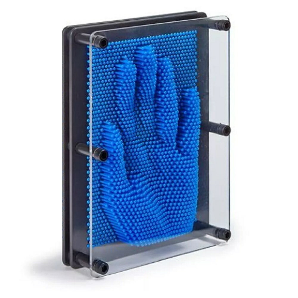 立体ピンアート　ブルー 商　品　説　明 ★大人気の面白いピンアートです。 ★沢山並んだピンの中に手や物を入れるとアラ不思議！！ ★シルエットが浮き上がります。 ★手や顔？固めのモチーフを押し当てるだけ。 ★横に寝かすとピンが戻るので何度でも...