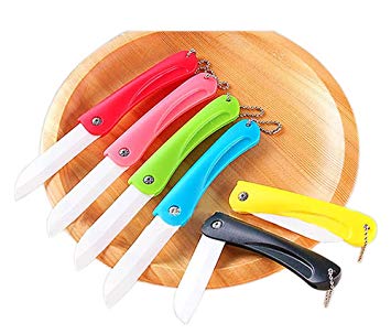 セラミック製　折りたたみナイフ　※カラ−ランダム 商　品　説　明 折り畳み式でコンパクトに!! ポケットに入れておいてもOK!! チェーン付きでカバンなどに付けてすぐ取り出せて便利!! 【セラミックナイフの長所】 ●薄刃で切れ味がよい、錆び...