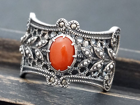 【Rokuzan/碌山】 碌山(ろくざん)のアンティークスタイルジュエリーは、ヴィクトリア朝の繊細で精巧な装飾技法とデザインを現代に忠実に再現しています。 上品でクラシカルなデザインは、落ち着いた“大人可愛い”として大変人気があります。 -...