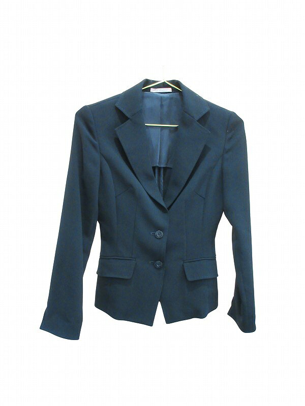 【中古】nicole ジャケットnicole レディース 【ベクトル 古着】 260322ブランドnicole表記サイズ36実寸サイズ肩幅：34cm　身幅：34cm　袖丈：57cm　着丈：53cm　　素材ポリエステル色ブラック状態・大きく目...