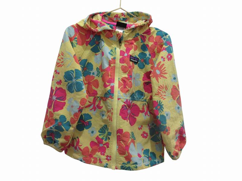 【中古】パタゴニア Patagonia キッズ イエロー パーカー ナイロン 花柄 2T キッズ 【ベクトル 古着】 260627ブランドパタゴニア Patagonia表記サイズ2T実寸サイズ身幅：35cm　着丈：37cm　ゆき丈：48cm...