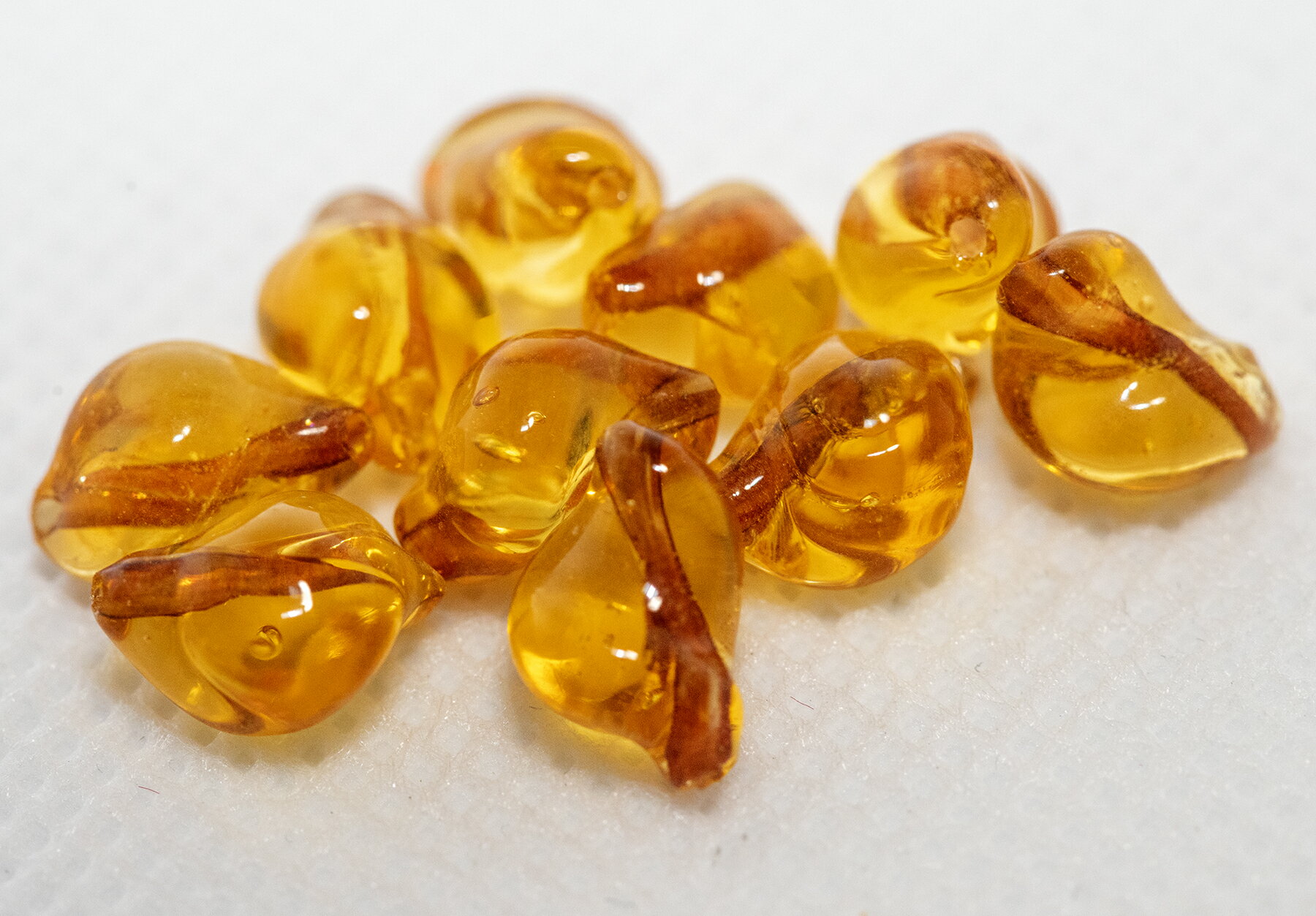 商品情報サイズ10ミリ×5ミリ素材ガラス注意点モニターの発色具合により、色合いが異なる場合がございます。ベネチアンビーズ ポテト トパーズ 10ミリ×5ミリ 10個入り ビーズストーン ビーズアクセサリー マシンメイドながら、ハンドメイドの...