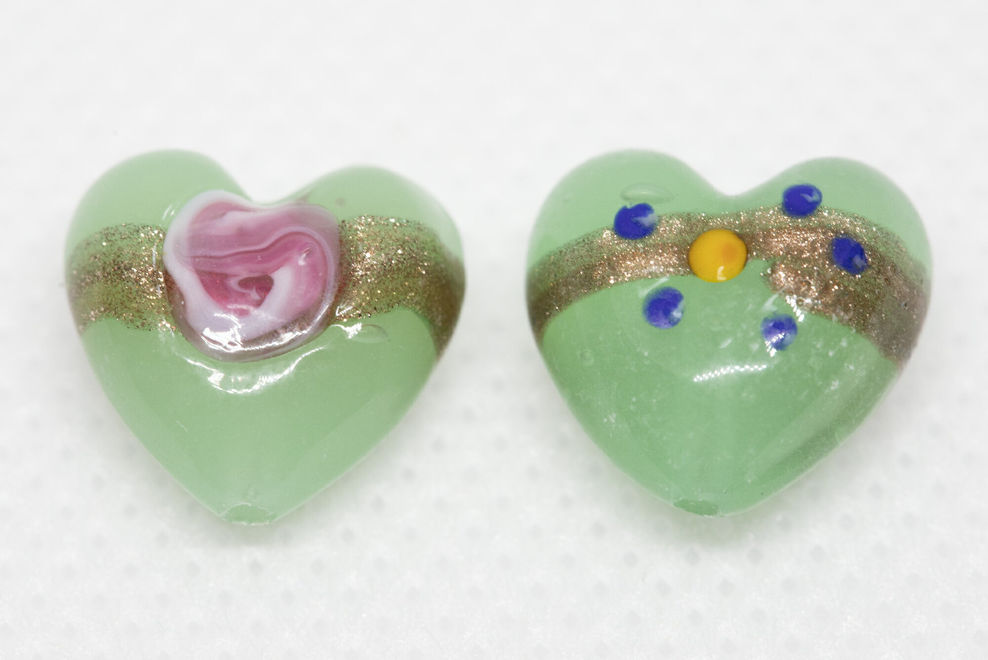 商品情報サイズ10ミリ素材ガラス注意点モニターの発色具合により色合いが異なる場合がございます。ベネチアンビーズ フィオラート ピッコロ アラバスターヴェルデ ビーズストーン ビーズアクセサリー ハンドメイド 2個セットです。工房ペリーニの小...