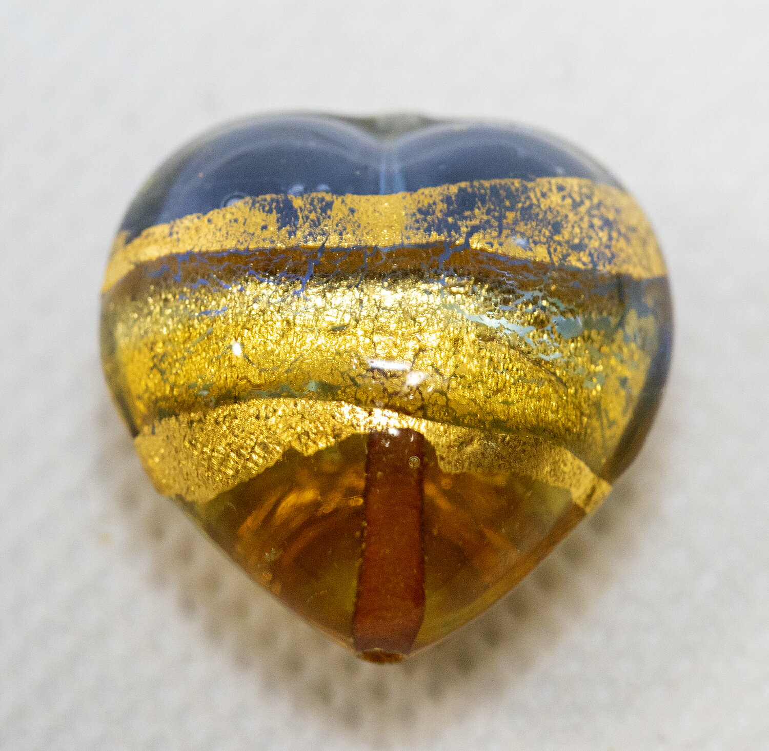 商品情報サイズ20ミリ素材ガラス注意点・多少の個体差がありますので、写真と異なることもございます。・モニターの発色具合により、色合いが異なる場合がございます。ベネチアンビーズ SUV ハートグランデ セラーリ ぺルビンカ ビーズパーツ アク...