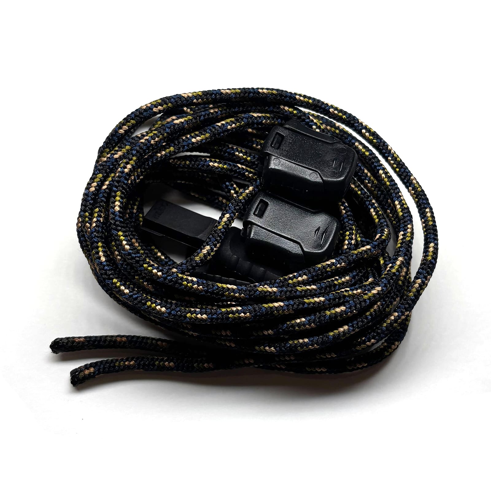 halo commodity[ハロコモディティ]Proc shoe laces Black Mix 商品説明 着せ替え用シューレース。付属のアタッチメントで素早くサイズの調整が可能。靴紐がほどけにくくストレスの軽減に繋がります。 SIZE：...