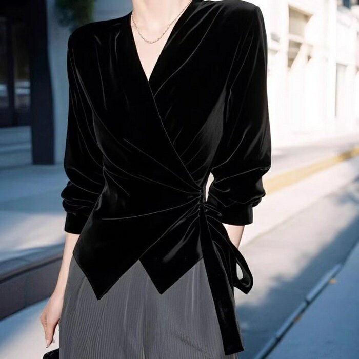 着痩せ レトロ ベロア ブラウス レディース 長袖 Vネック リボン ウエストマーク 紐付き シャツ トップス きれいめ 上品 エレガント 通勤 オフィス フォーマル 結婚式 二次会 春秋冬 新作 ブラック 黒 ■品番：qingqing01...