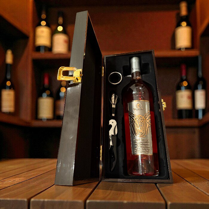 商品情報内容量750 mL原材料ぶどう100％保存方法要冷蔵20℃以下特徴など最高級のイスラエルロゼワインALEXANDER ROSEは、アルコール含有量が低く (13%)、収穫のタイミングによる自然でさわやかで高い酸味と、果皮の浸漬と木で...