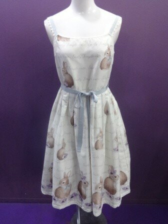 ■ランク：A ■色：ivory ■サイズ：M　丈約103cm　バスト約85～108cm　ウエスト約74．5～99cm　スカート丈約65cm　 ※上記はメーカー発表サイズになりますが、 ゆとりをみてお買い求め頂くことをお勧めいたします。 ■品...