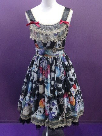 ■ランク：A ■色:黒 ■サイズ：着丈約106cm（裾フリル含む）　バスト約70～100cm　ウエスト約68～96cm ※多少サイズが前後する場合がございます。 ゆとりをみてお買い求め頂くことをお勧めいたします。 ■品質表示：本体　ポリエス...