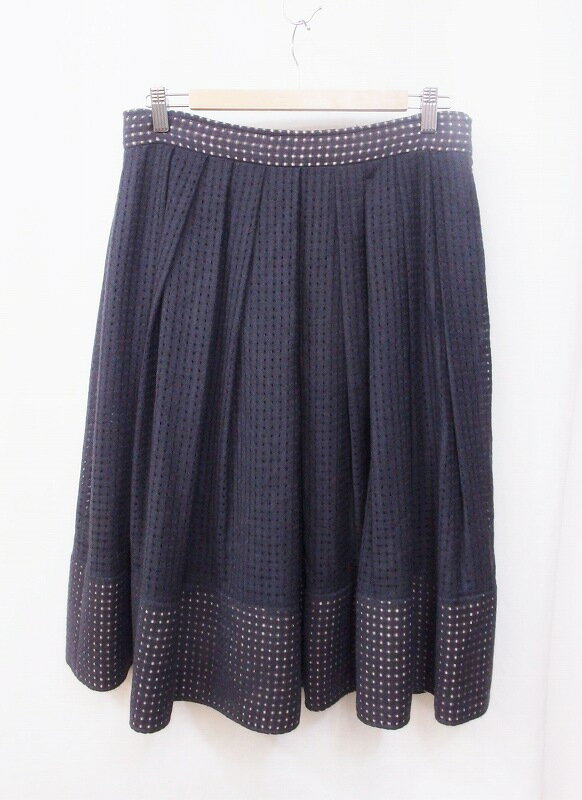 商品名LORY LARY MADE IN ITALY ウール　フレアスカート カラーグレー サイズ ( cm )サイズ表記 ： ITA：46 GER：42/FRA：44/UK：14/USA12・ ウエスト40(平置) ・ 着丈67素材ウール...