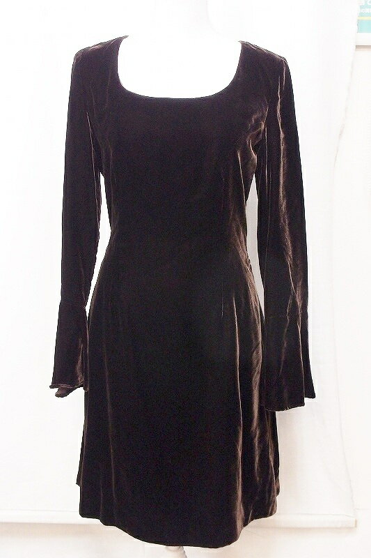 商品名お買得！THE LITTLE BLACK DRESS　ベロア　長袖ワンピース カラーダークブラウン サイズ ( cm )サイズ表記 ： 42・ 肩幅39(平置) ・ 身幅44 ・ 袖丈64 ・ 着丈95素材レーヨン65％　キュプラ18...