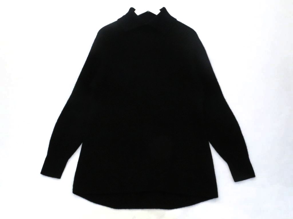 ブランド名theory(セオリー)商品名OLIBIA MOVING RIB ウール×カシミア混　リブニット　襟付き長袖セーター 1401716カラーブラック サイズ ( cm )サイズ表記 ： ・M身幅(平置) ・51 ゆき丈 ・83.5 ...