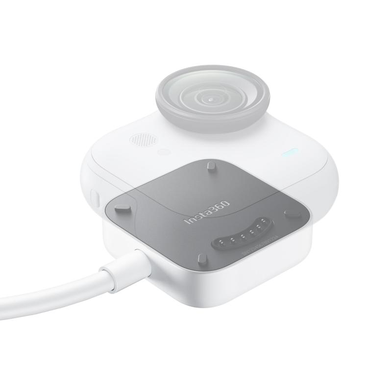 GO Ultra 充電ベースInsta360 GO Ultra本体をスタンドアローンで充電すれば、わずか12分で80%まで充電可能磁気ペンダントに対応し、撮影しながら充電できますポゴピンコネクターとUSB-Cコネクターを備えた長さ1mのケーブル