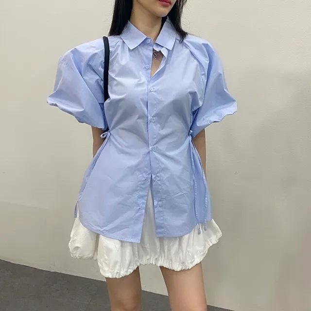 ・カテゴリ: 衬衫・素材: シフォン・柄: 無地・袖丈: 五分袖・シルエット: ルーズフィット・ネックライン: POLO襟・袖の種類: ランタンスリーブ・カラー展開: ホワイト、イエロー、ブルー・サイズ展開: フリーサイズ・スタイル: 日韓...