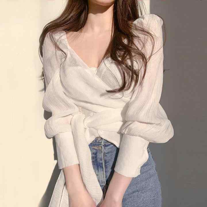 ・カテゴリ: シャツ・スタイル: コンサバ、スイート・主な素材: シェニール、スパンデックス30%以下・ネックライン: Vネック・袖丈: ノースリーブ・柄: その他・シルエット: レギュラー・袖型: レギュラー・デザイン詳細: 高温プリーツ...