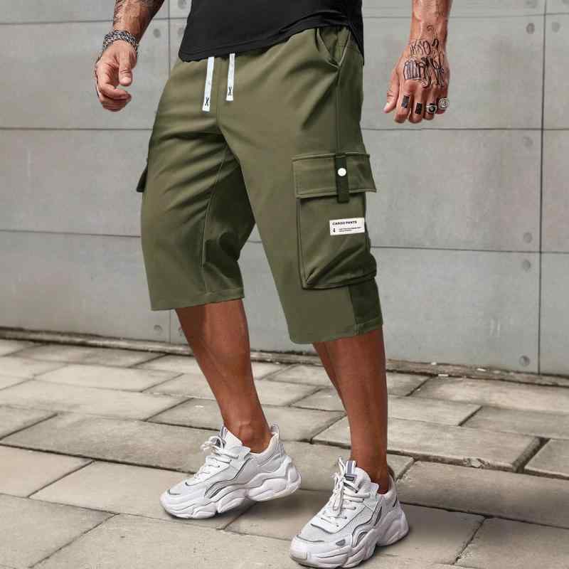 ・カテゴリ: 七分丈パンツ・主な素材: ポリエステル100%・パンツのシルエット: 直筒型・伸縮性: 微弾・スタイル: スポーツ・カラー展開: ブラック、アーミーグリーン、カーキ、ダークグレー、ブルー・サイズ展開: 欧XXS、欧XS、欧S、...