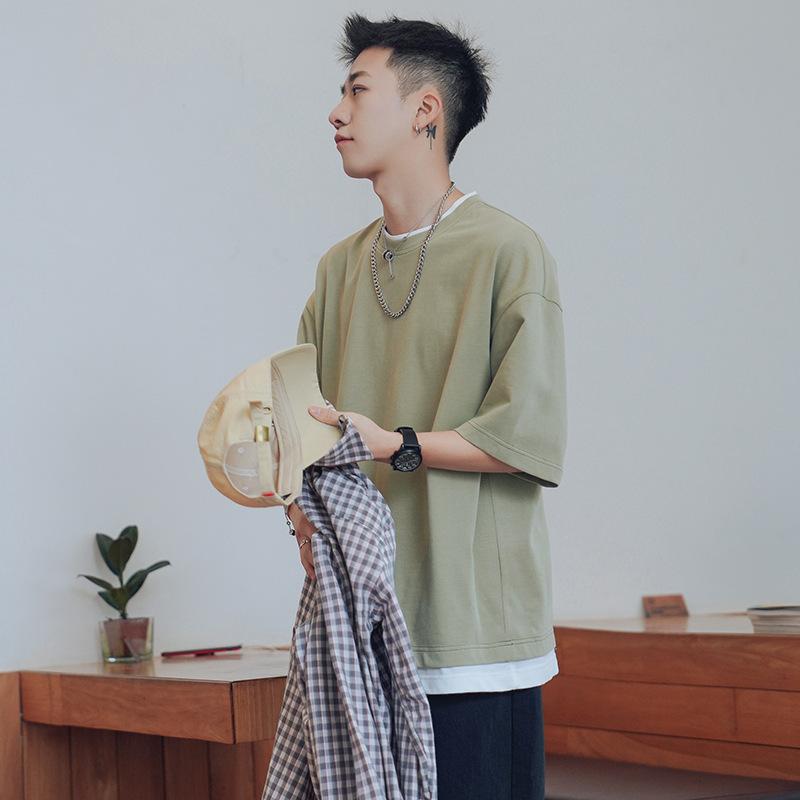 ・カテゴリ: Tシャツ・スタイル: 韓国風・主な素材: 綿混紡（綿65%）・柄: キャラクター・シルエット: ルーズフィット・対象: メンズ、18-24歳・デザイン: プルオーバー・ネックライン: クルーネック（襟なし）・袖丈: 五分袖（ミ...