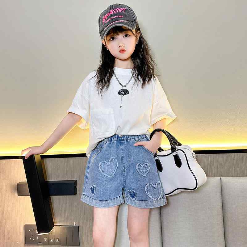 ・カテゴリ: キッズパンツ・スタイル: 韓国風・素材: 綿70%・パンツ丈: ショートパンツ・安全基準: B類・対象性別: 女の子・対象年齢: 8歳以上、140cm以上・デザイン: デニムパンツ・生地加工: 柔軟処理・股上: 中腰・カラー展...