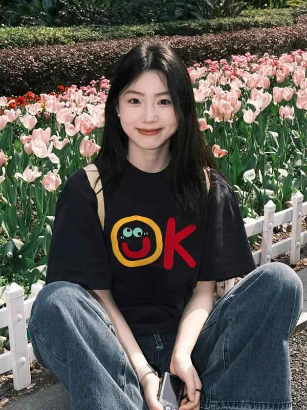 ・カテゴリ: Tシャツ・スタイル: キュート、フェミニン・素材: 綿95%以上・柄: 英字・仕様: プルオーバー・袖丈: 半袖・工芸: プリント・シルエット: ルーズフィット・着丈: ミディアム丈（約65-80cm）・ネックライン: クルー...