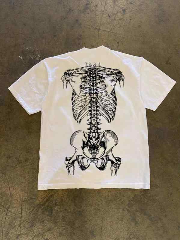 ・カテゴリ: Tシャツ・スタイル: カジュアル、ストリート、ユース、ポップ・主な素材: 綿 96%以上・ネックライン: クルーネック・袖丈: 半袖・柄: アニメ・キャラクター、幾何学模様・シルエット: ルーズ・ディテール: プリント、エンボ...