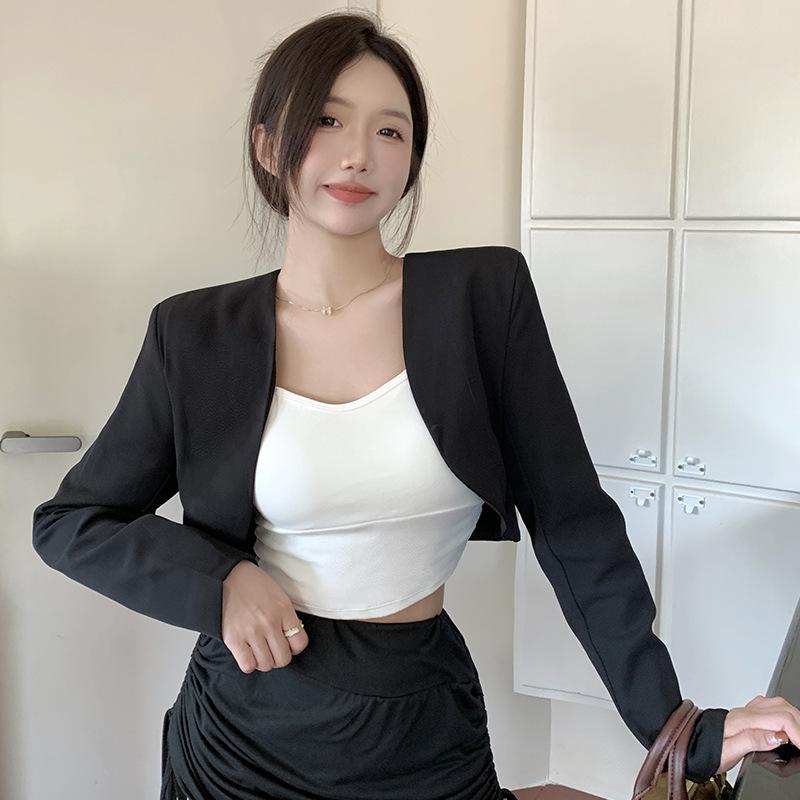 テーラードジャケット レディース アウター ショート丈 カーディガン 黒 おしゃれ シンプル 春夏 無地 レトロ風 ショート丈ジャケット カジュアル・素材: 西装面料・柄: 無地・シルエット: ルーズフィット・襟: ポロカラー・袖丈: 長袖...