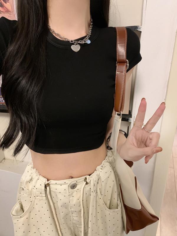 Tシャツ レディース 半袖 クロップド丈 スリムフィット カジュアル 着痩せ効果 低身長向け 夏 トップス ストレッチ素材 普段使い シンプルコーデ・素材: モダール・主素材: モダール繊維・柄: 無地・袖丈: 半袖・フィット感: スリムフ...