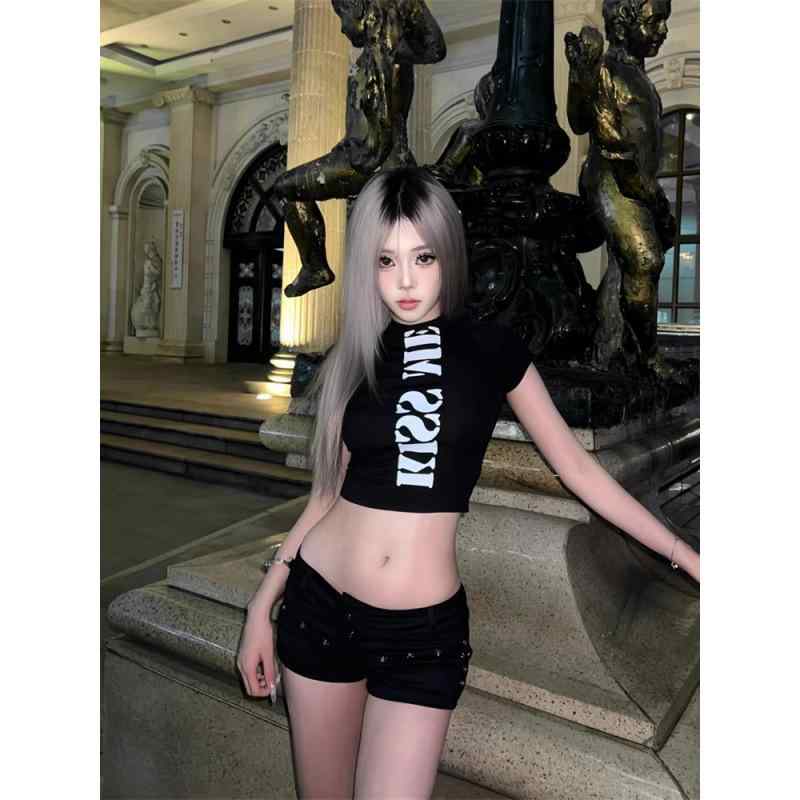 Tシャツ レディース 半袖 クロップド丈 アメリカンスタイル トップス カジュアル 黒 スリム 細見え デザイン性 個性的 肌見せ 夏・素材: アクリル・袖丈: 超長袖・ネックライン: ホルターネック・袖型: フリル袖・カラー: ブラック・...