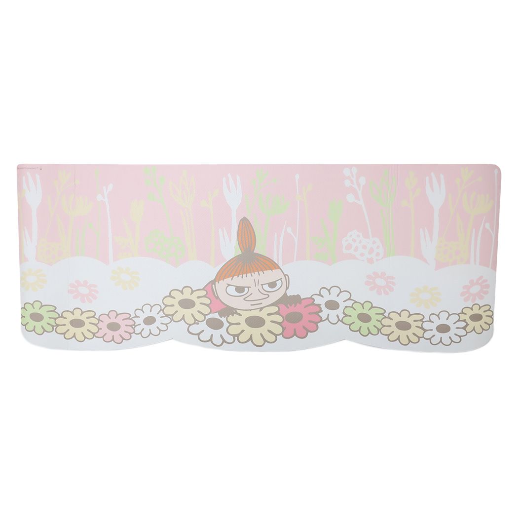 リトルミイの可愛いキッチンマットです。クッション素材で足元に優しく、液体をこぼしても拭きとりやすい仕様です。滑り止め付きで転倒防止も。 PVC・転写プリントメーカー品番 : 1445025700サイズ : 約45×120cm材質 : 塩化ビ...